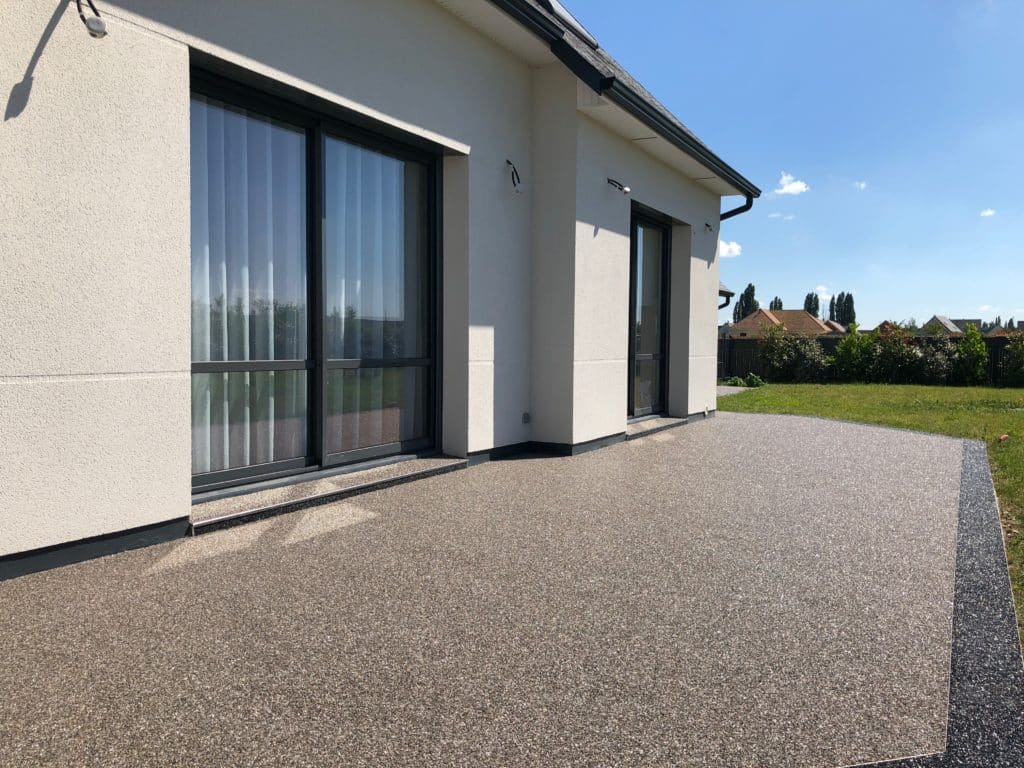 Terrasse résine de marbre - Tendance Facades